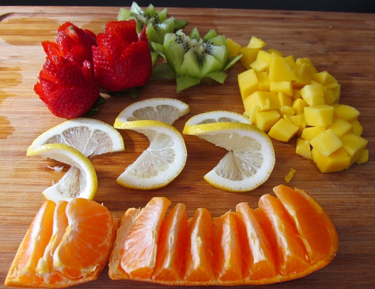 How to Cut Fruit in Fancy Ways with Any Knife