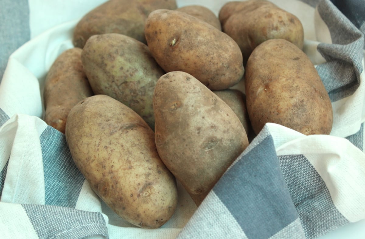 How to Peel a Potato Without a Vegetable Peeler