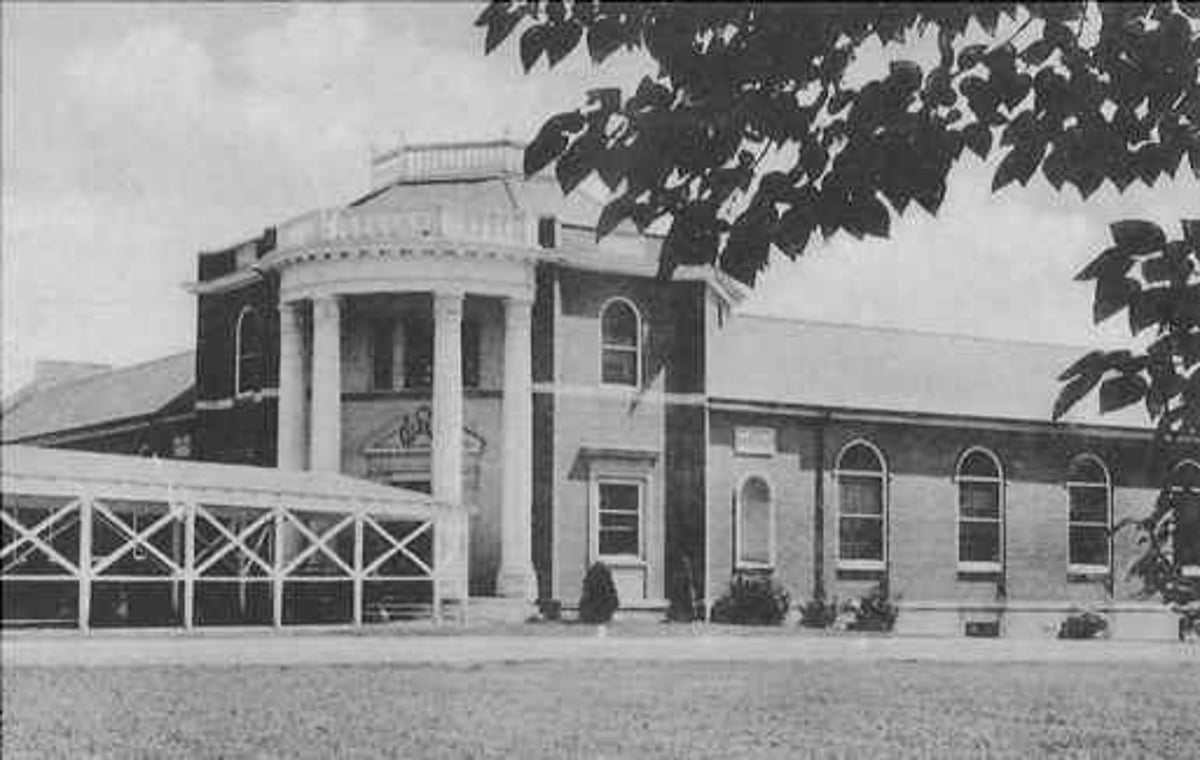 7 Things You Didn't Know About The History of UGA Dining Halls