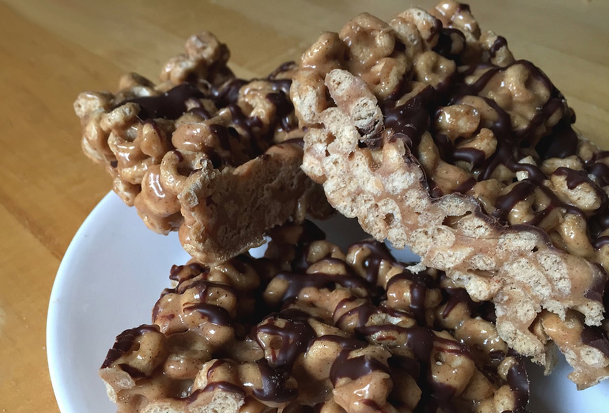 This Butterscotch Pumpkin Cheerio Bar Recipe Is a Knockout Fall Snack