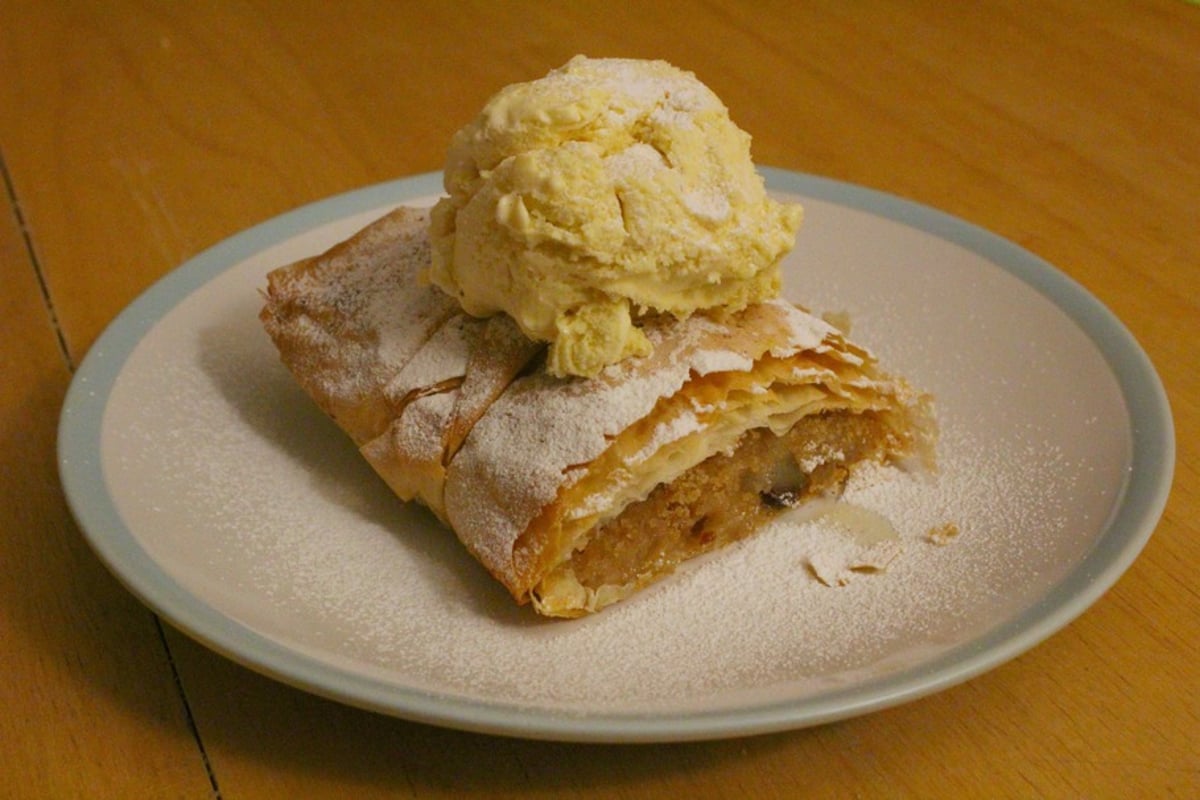 How to Make Queenie's Apple Strudel From 'Fantastic Beasts'