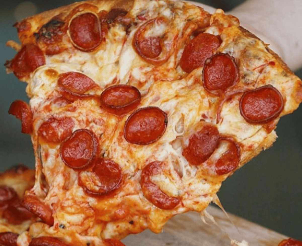 Does Blotting Pizza With a Napkin Really Save Calories?