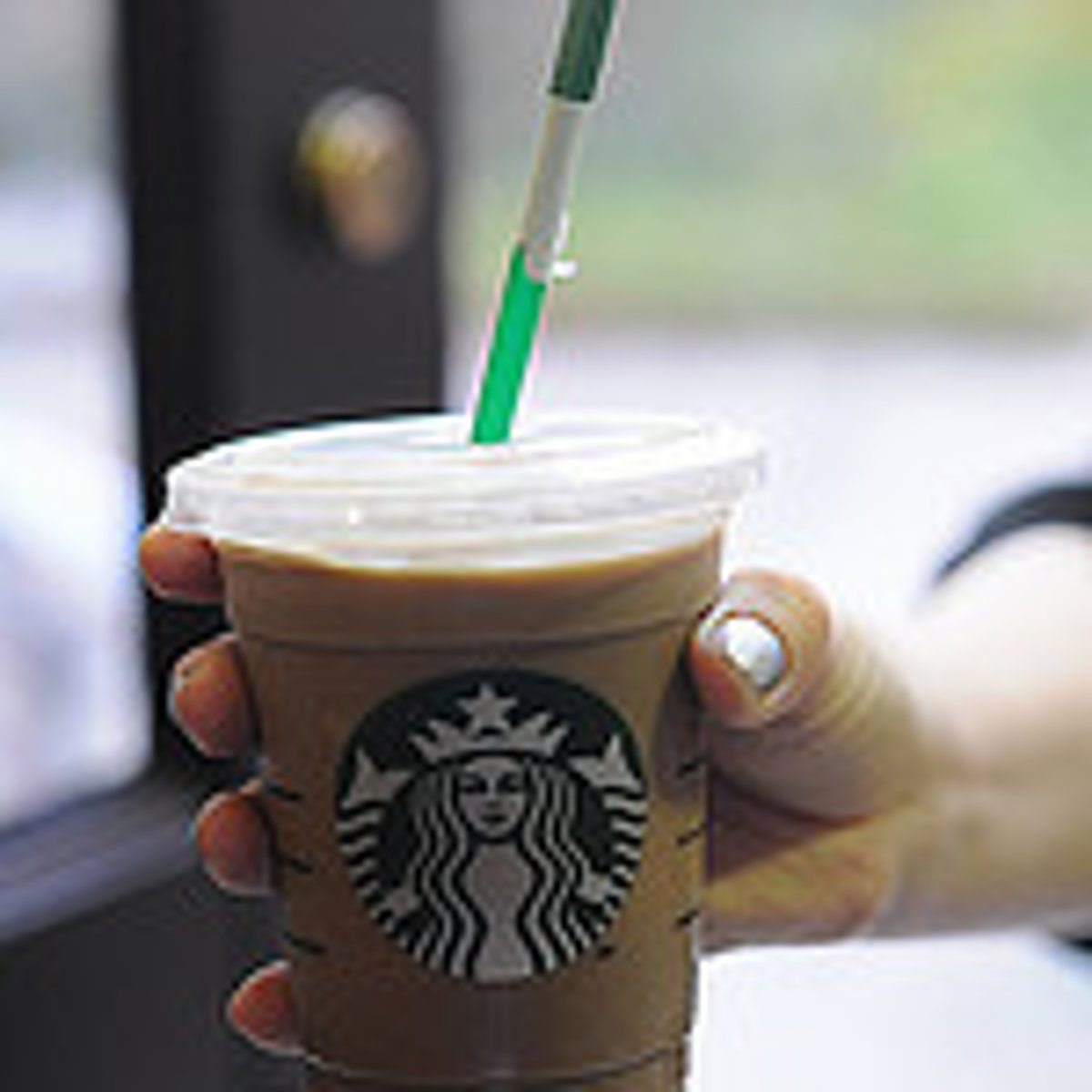 Why You Should (Or Shouldn’t) Use Starbucks Delivery Service