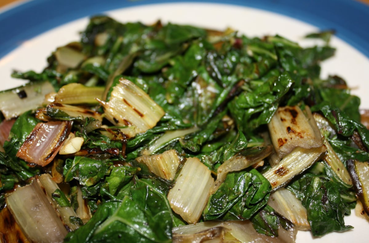 How to Make Lemon and Garlic Swiss Chard