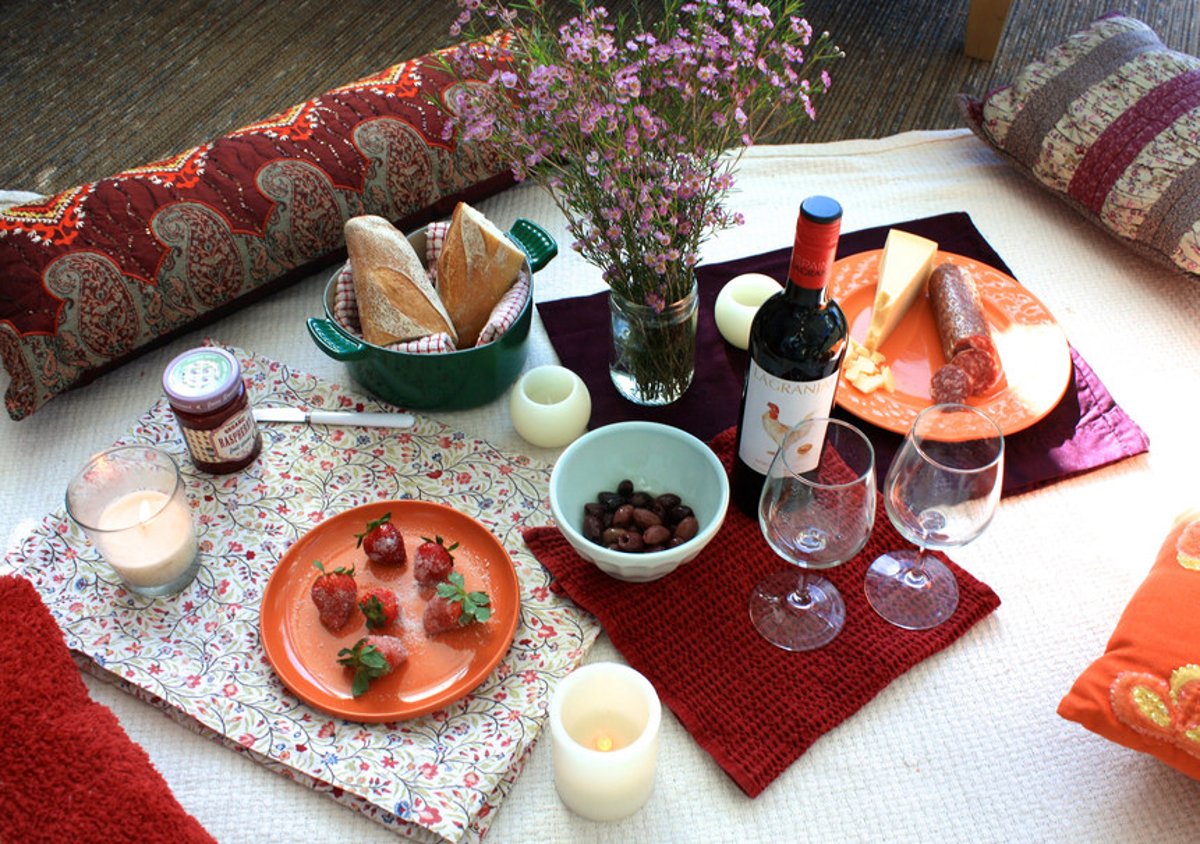 How to Create a Cozy Indoor Picnic to Pretend it’s Actually Spring