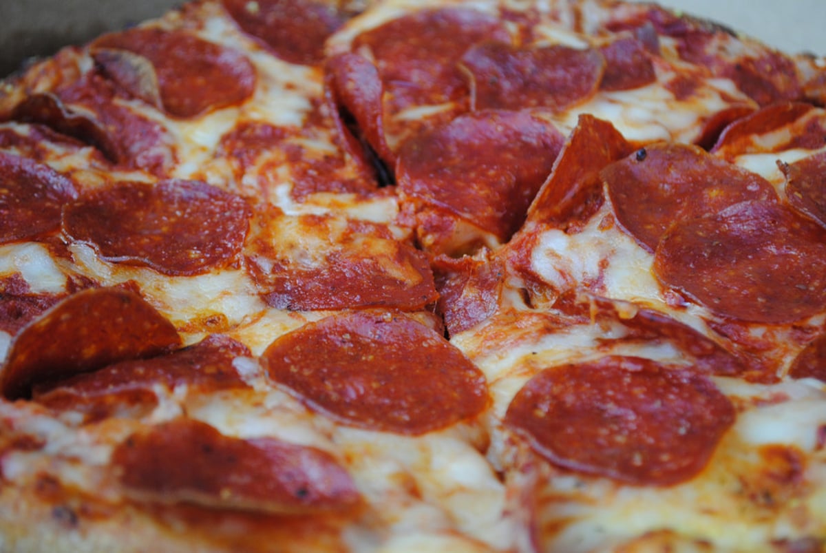 What Your Pizza-Eating Style Reveals About Your Personality
