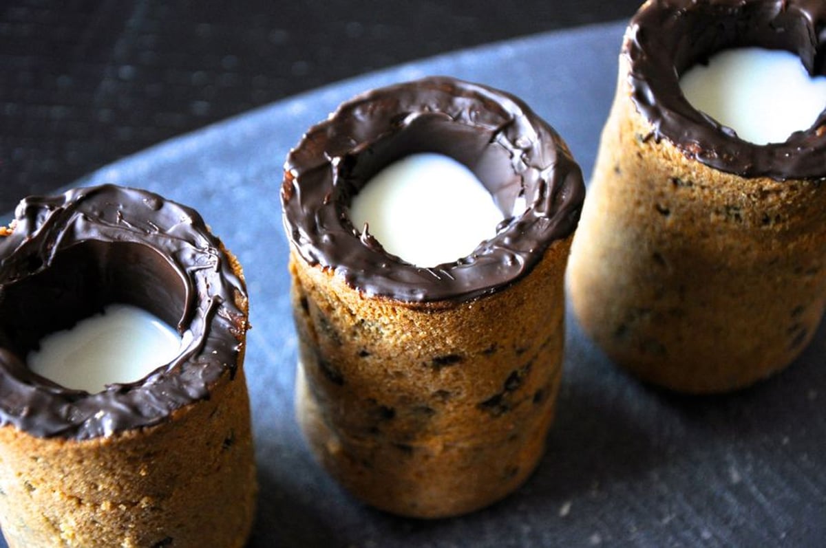 How to Make Your Very Own Milk and Cookie Shot