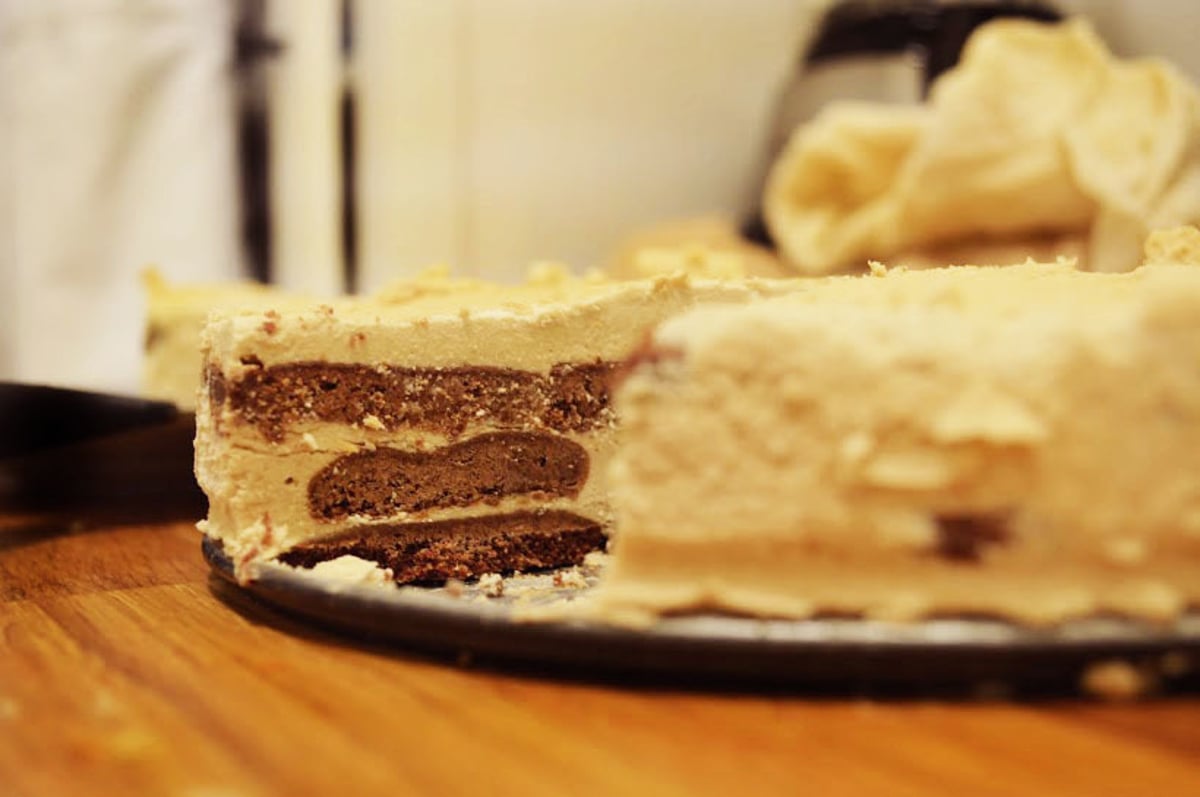 How to Make a 2-Ingredient Icebox Cake