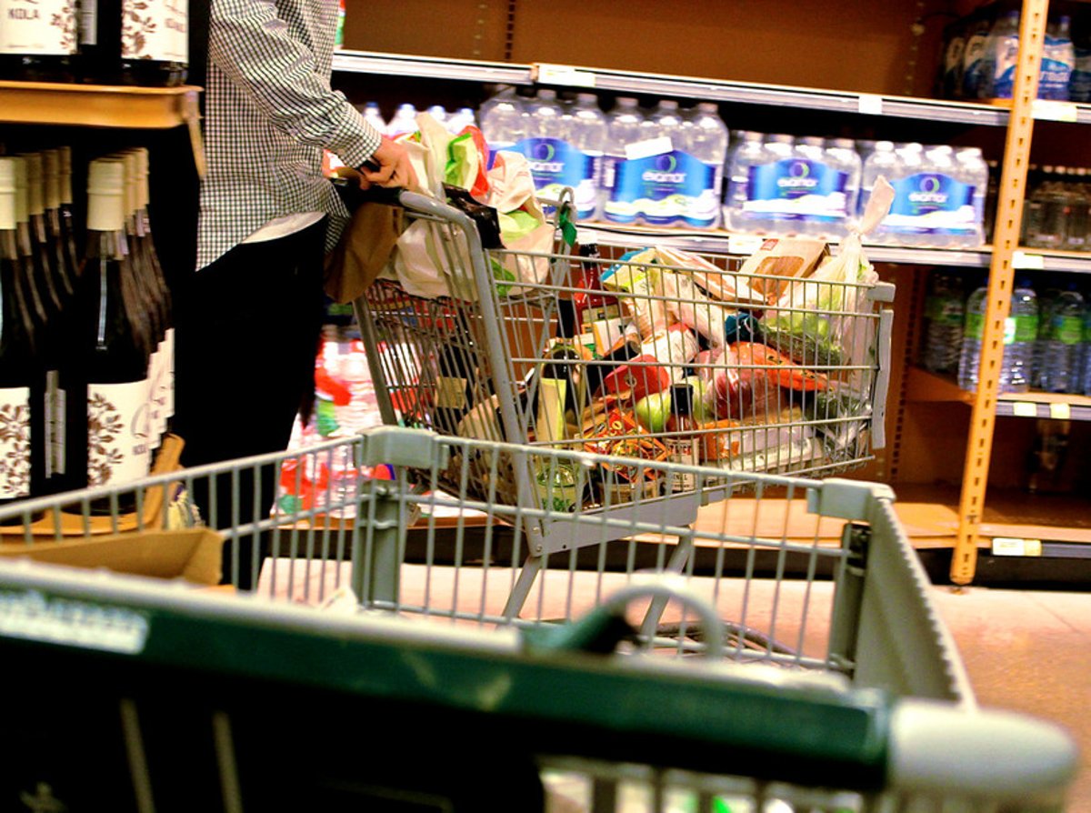 4 Tips to Make Grocery Shopping a Little Easier