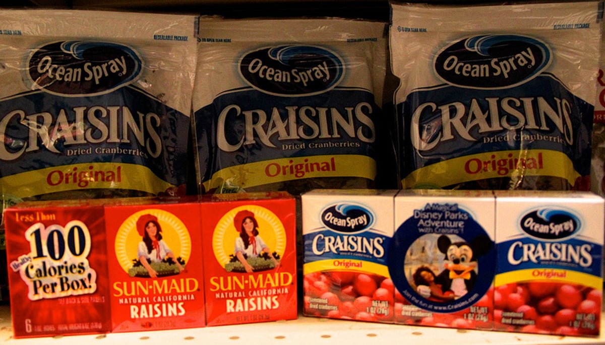 The Best Snacks to Eat on a Plane