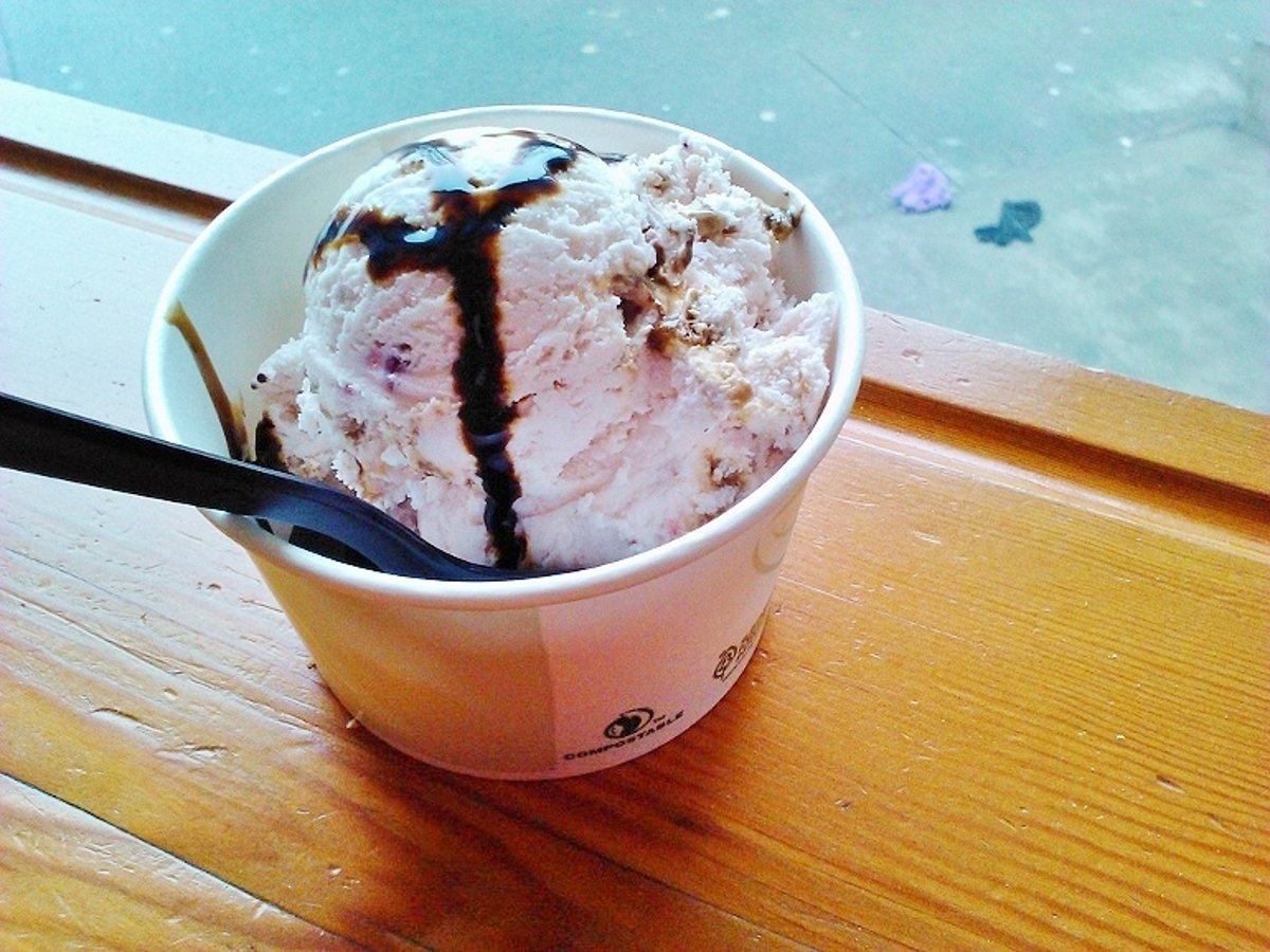 8 Random Foods You Should Be Eating With Balsamic Vinegar