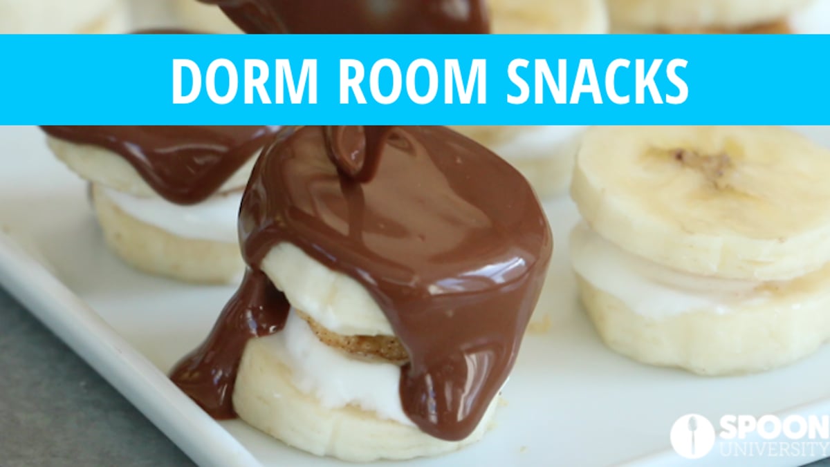 5 Snacks You Can Make in Your Dorm Room With Only a Microwave or Freezer