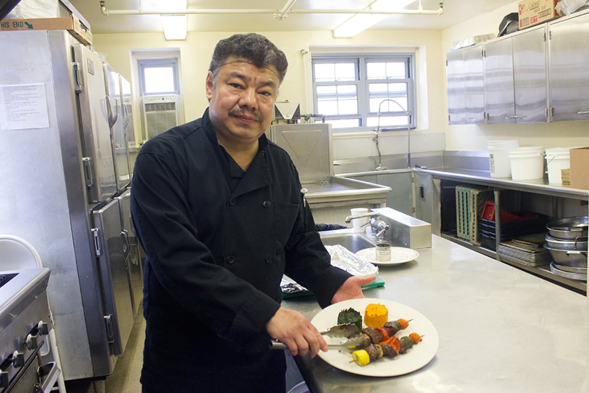 Chef Spotlight: Eddie Gonzalez, Gamma Phi Beta Chef - Northwestern