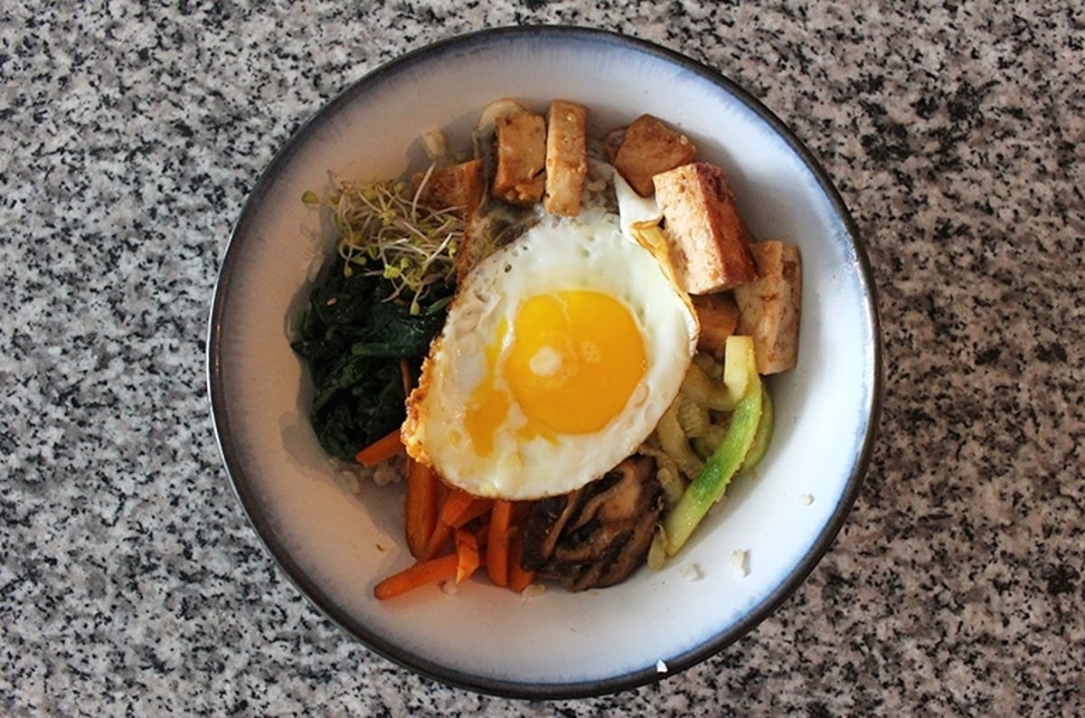 How to Make Classic Korean Bibimbap Bowls