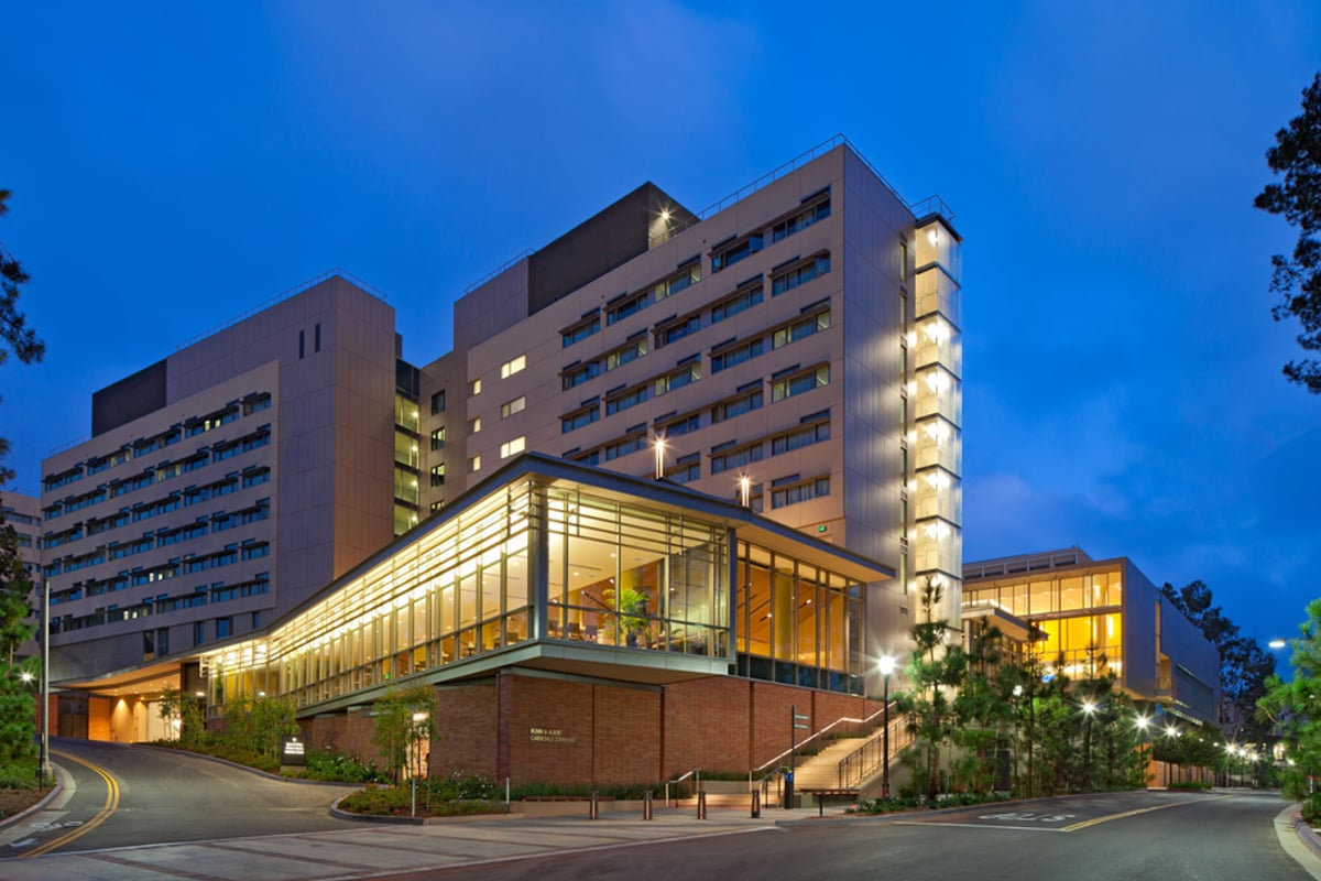 How To Make the Most of UCLA Dining Halls (Fall Edition)