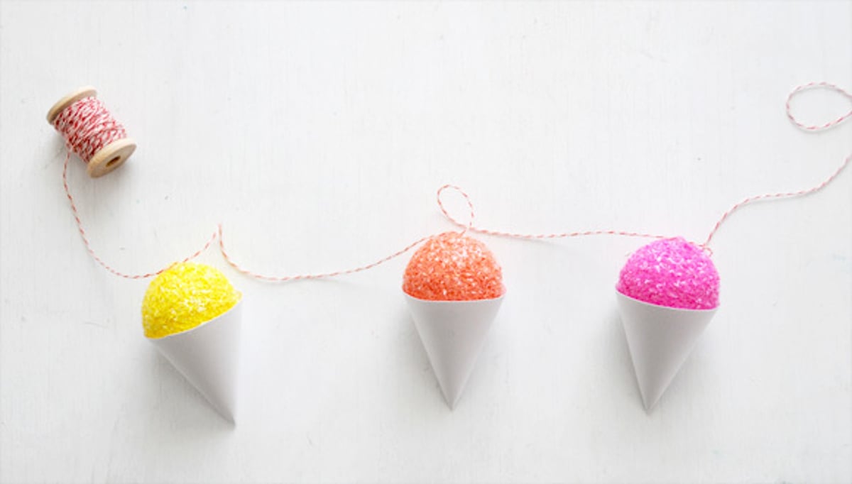 18 Food Decorations Every Foodie Needs in Their Room