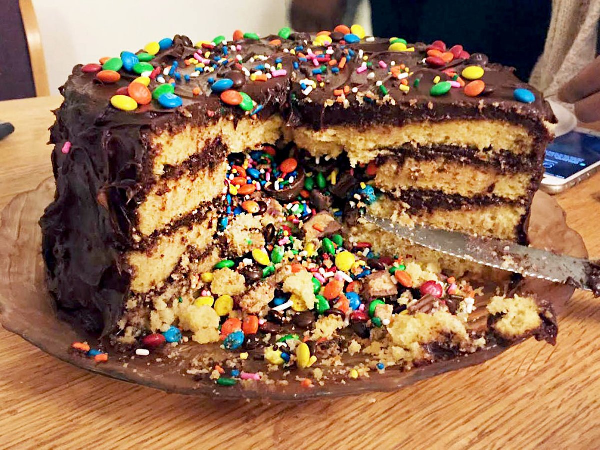 how to make a cake filled with candy