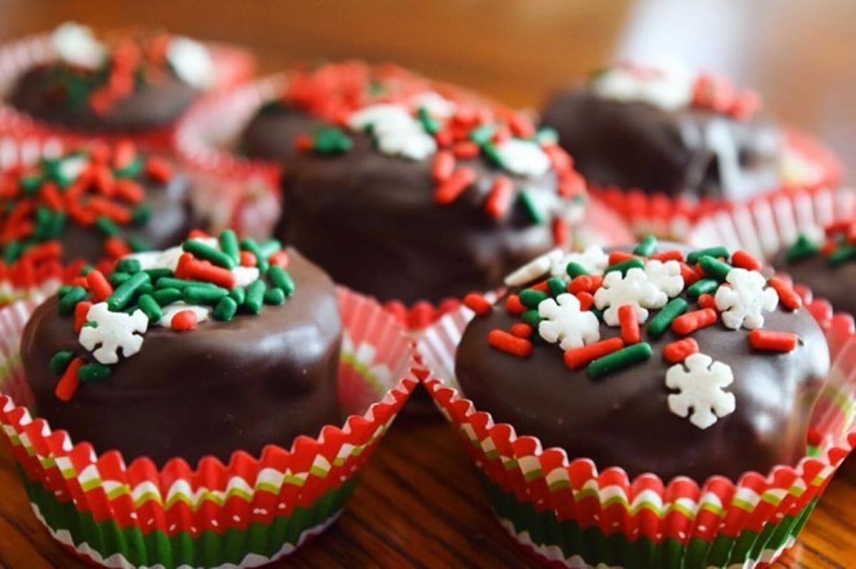 How to Make Bite-Sized Tagalong Cakes