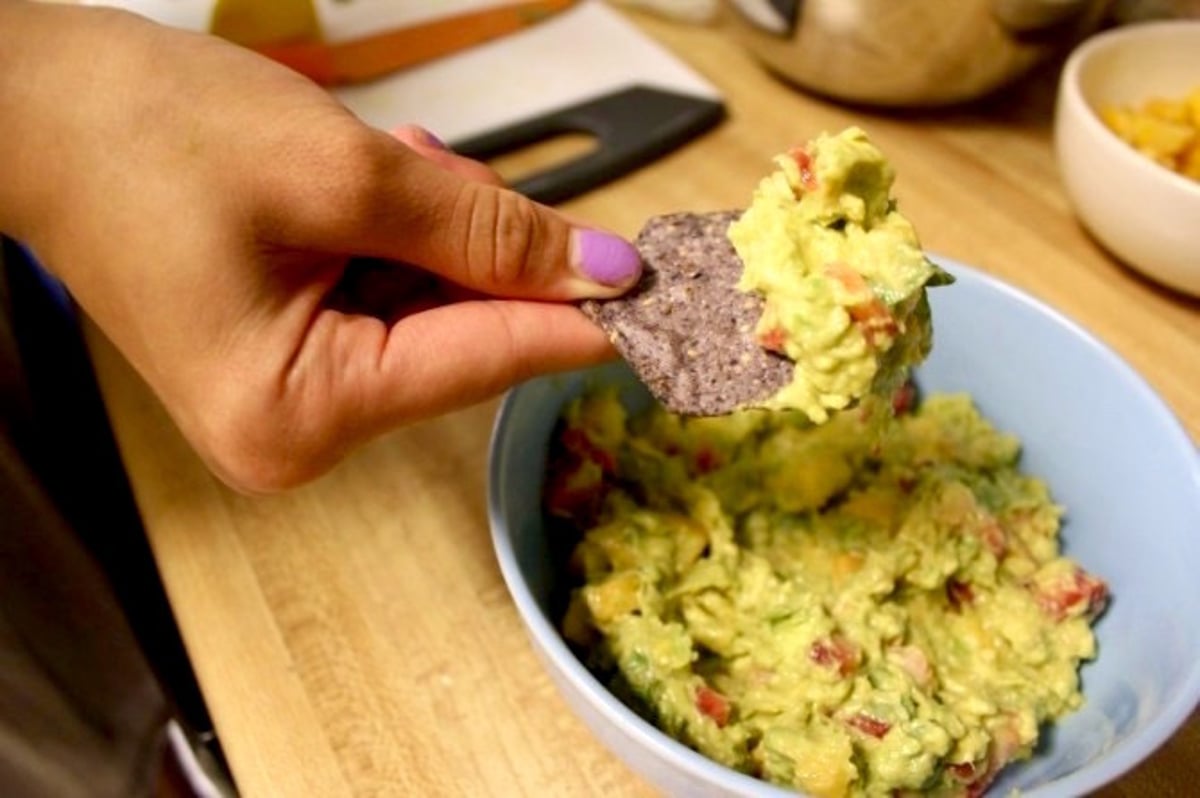 10 Foods to Dunk This Basketball Season