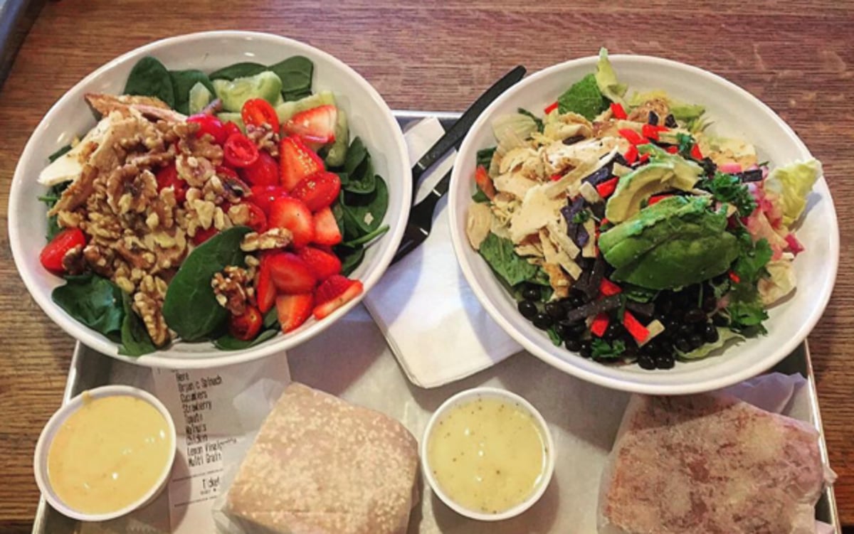 9 Reasons Why You Need to Eat Your Next Meal at Couch Tomato