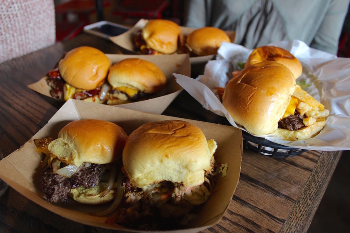 Here’s What It’s Like to Order All the Sliders at Billy Jacks