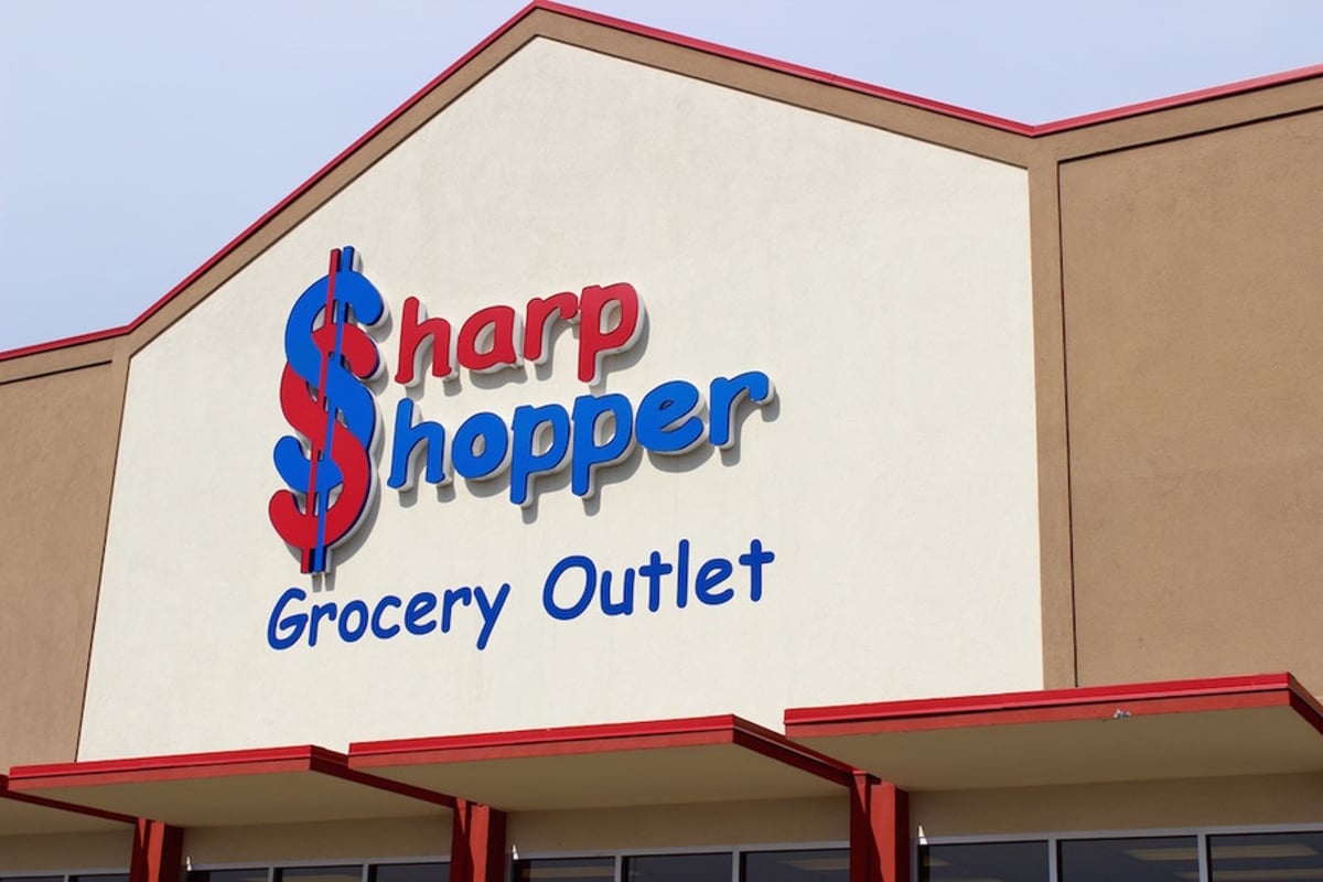 9 Ways the Sharp Shopper Grocery Outlet Can Help You Ball Out on a Budget