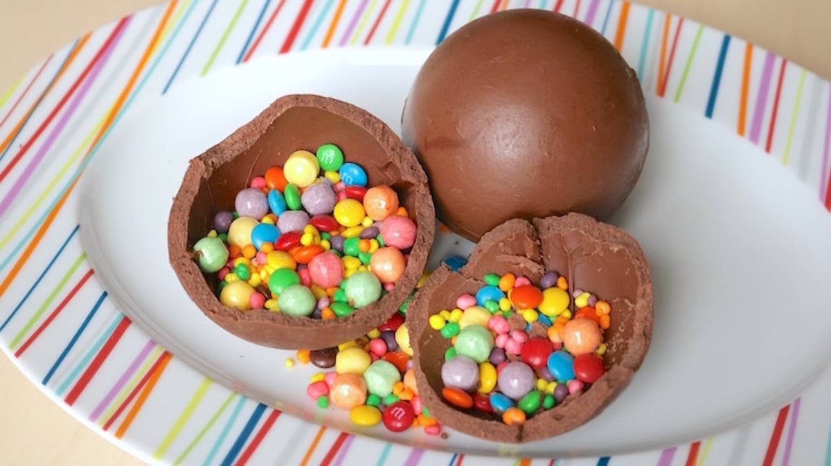 This DIY Wonder Ball Is the Ultimate Throwback