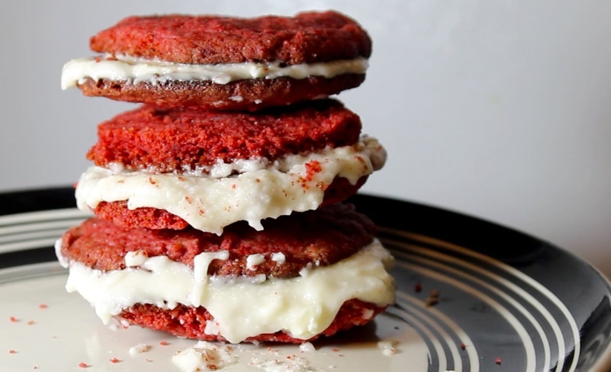 How to Make Your Red Velvet Oreos at Home