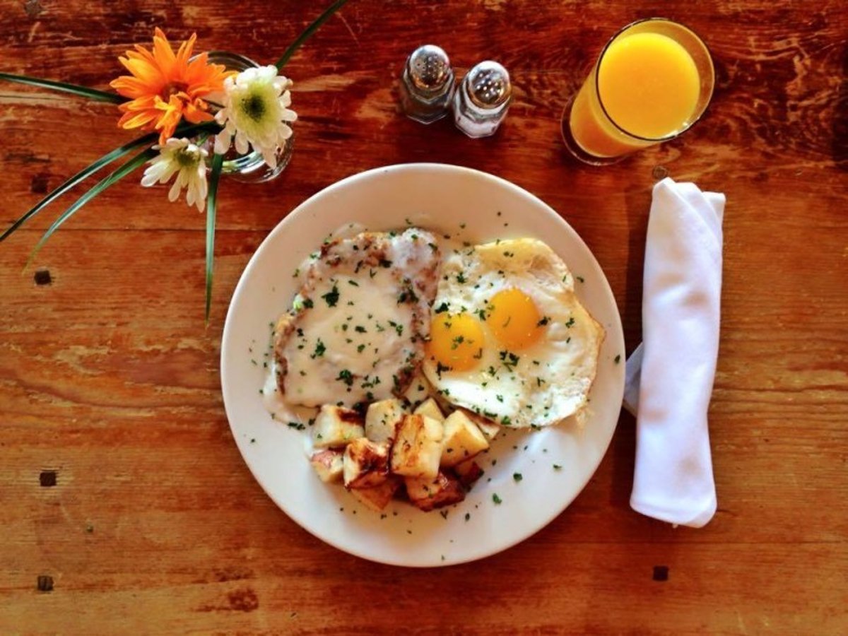 Why You Should Make Gold Street Caffé Your New Brunch Spot