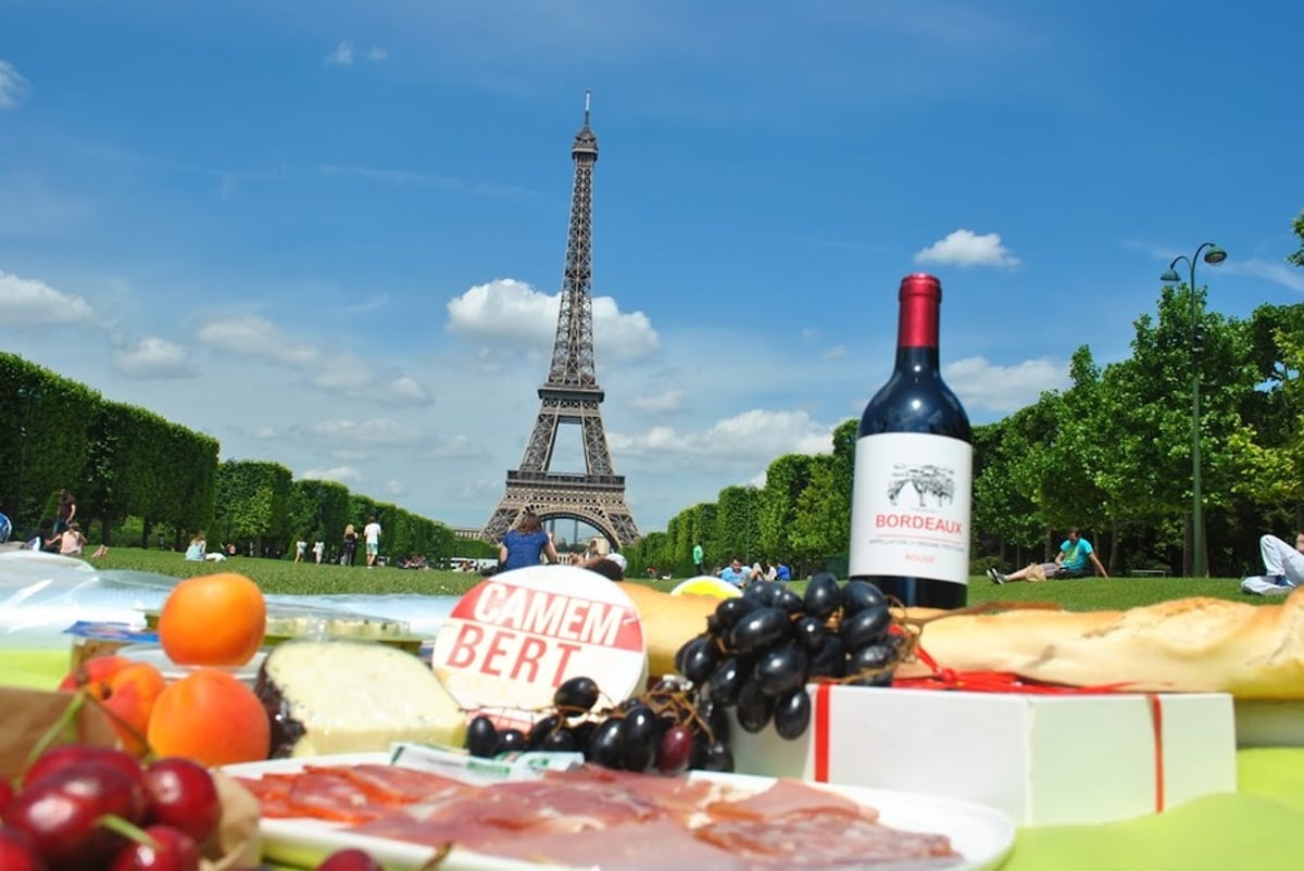 How to Pack the Perfect French Picnic
