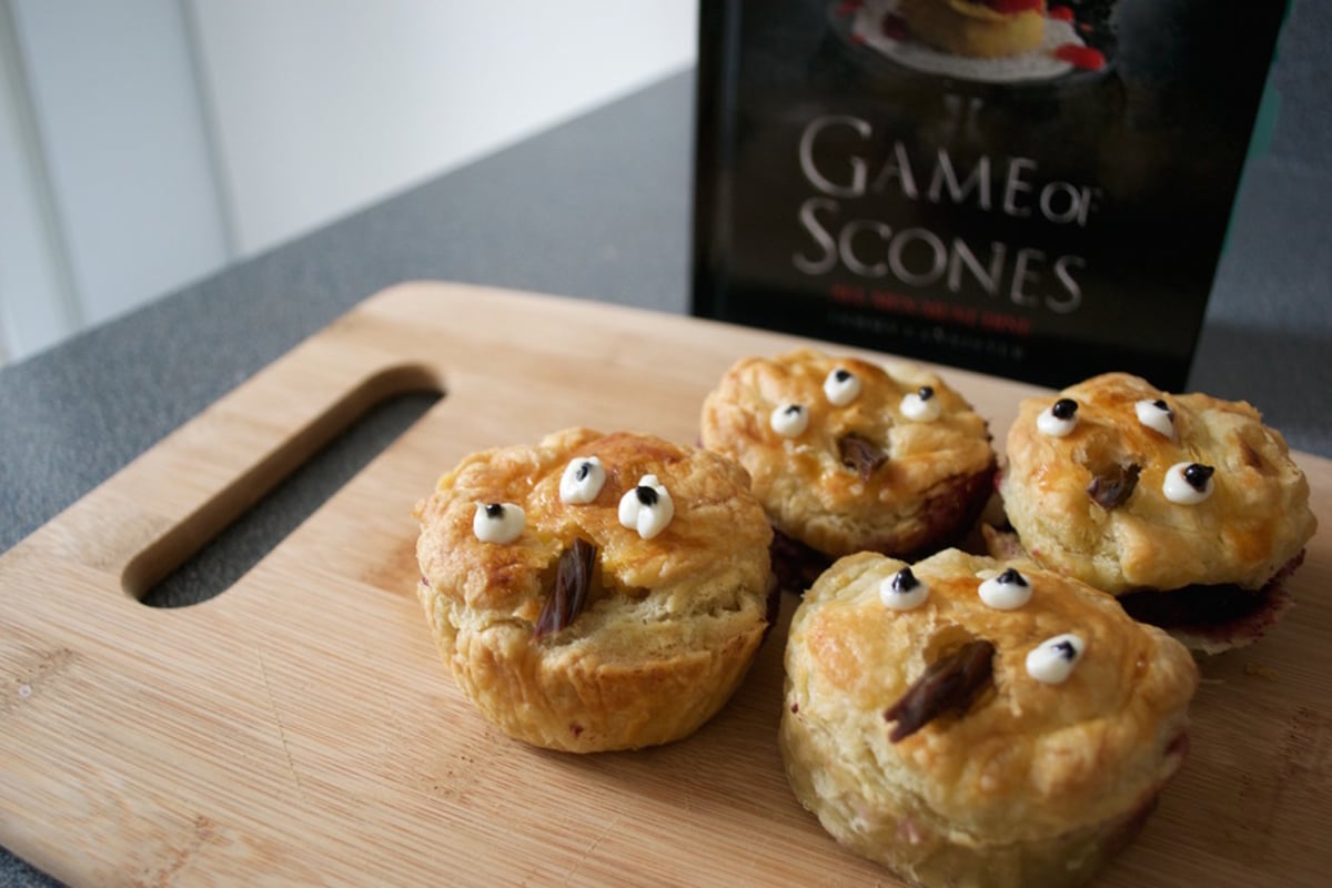 How to Make Game of Thrones 3-Eyed Raven Pies