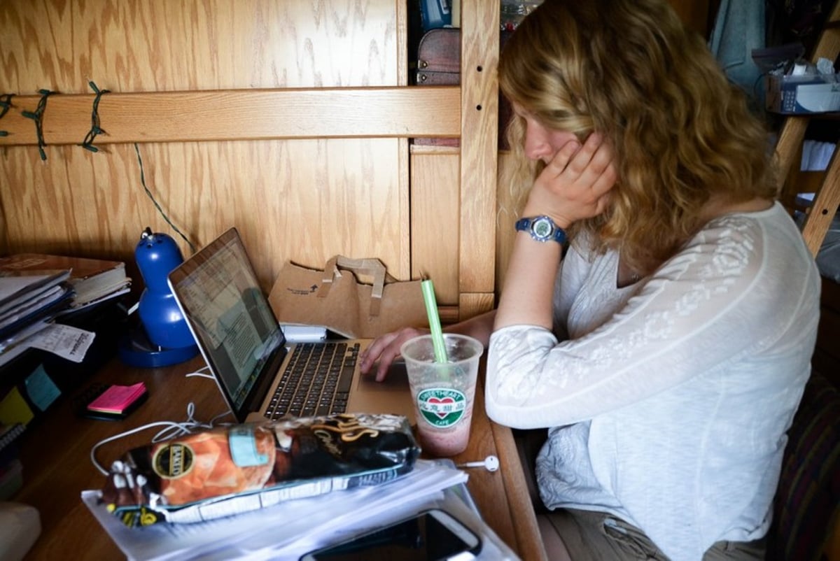 8 Ways to Stay Energized Throughout Your Work Day