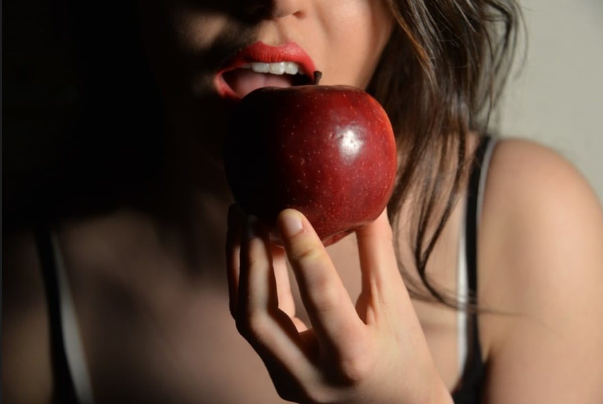 The Awful Reason You’re Obsessed with How Your Lady Parts Taste