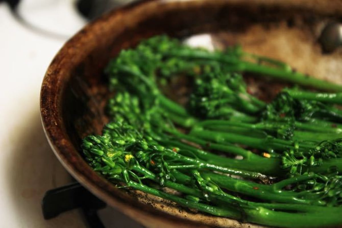 Broccoli Rabe vs Broccolini: Everything You Need To Know About
