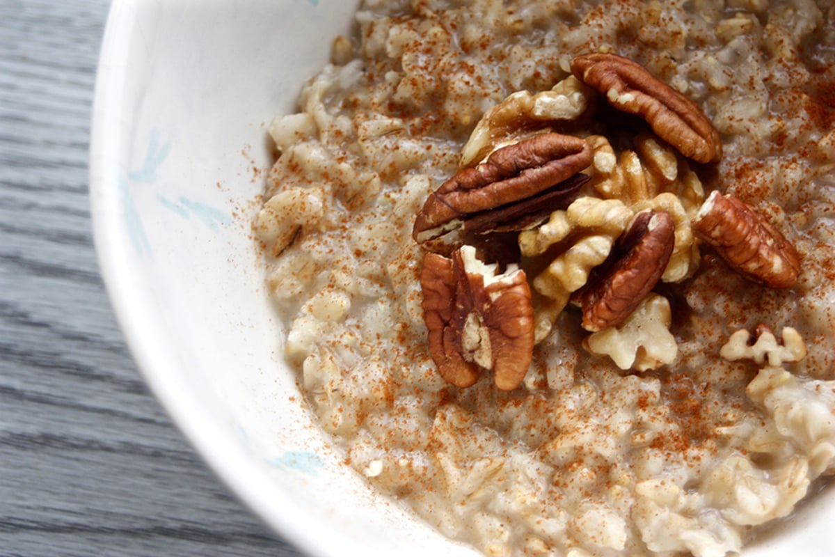 15 Healthy Oatmeal Toppings That'll Fill You Up