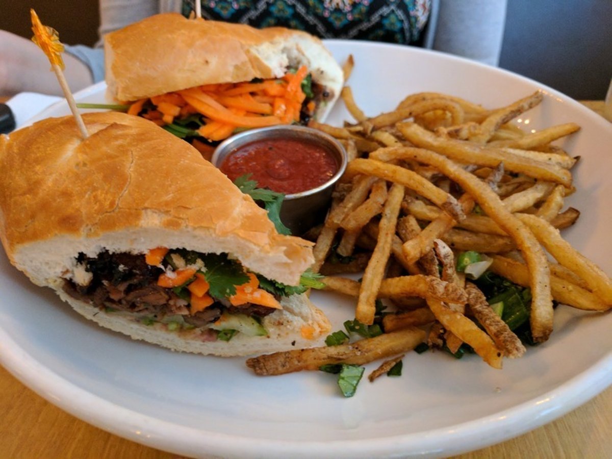 7 Must-Try Restaurants on the Green Line in the Twin CIties