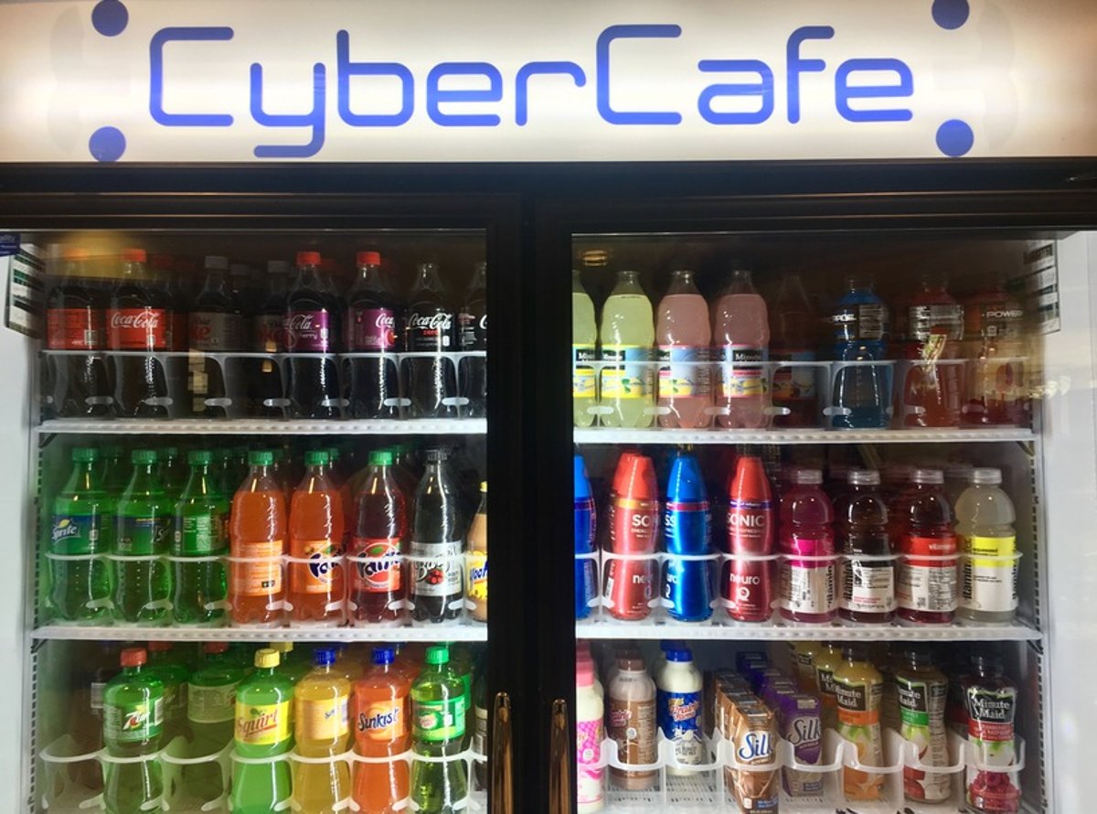 The Official Smick Chick Guide to Cyber Cafe