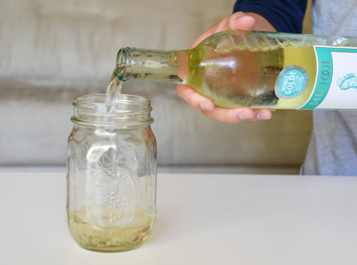 The 10 Best Barefoot Wines For Your Next Pregame