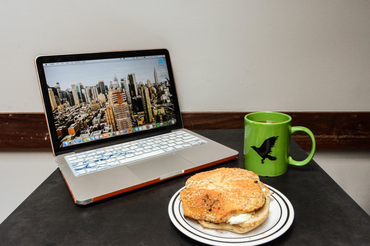 A Millennial's Guide to Working From Home