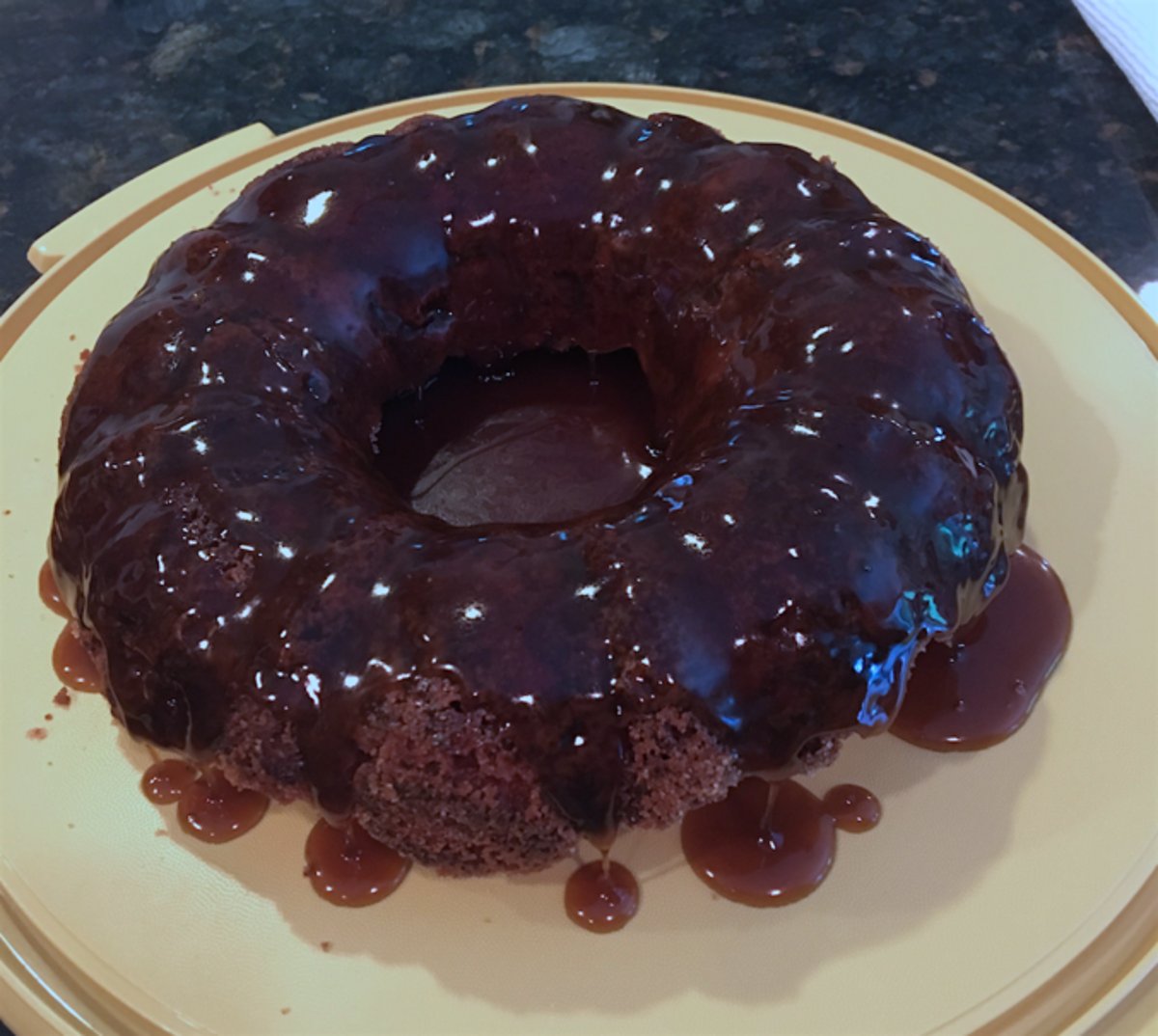 30-Minute Vegan Monkey Bread With Caramel Sauce