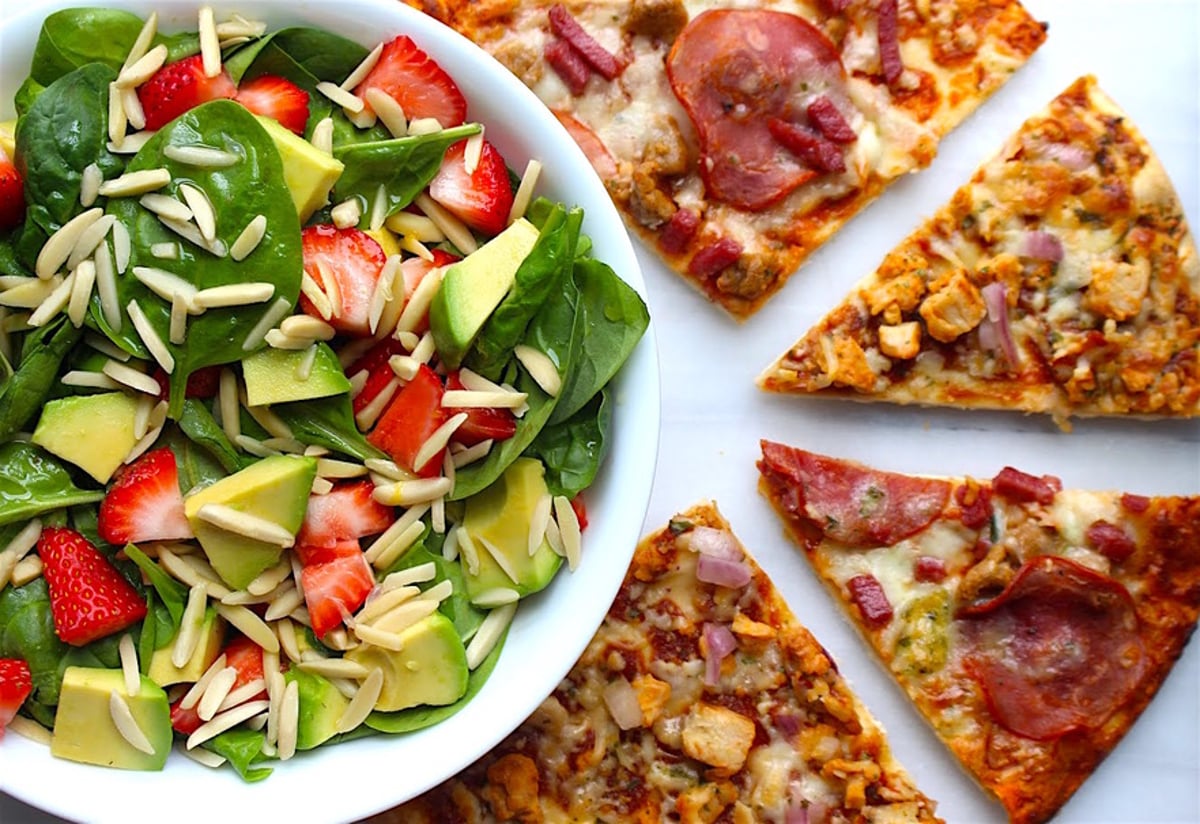 Be the MVP of Your Dorm Floor and Make a Pizza Dinner For All