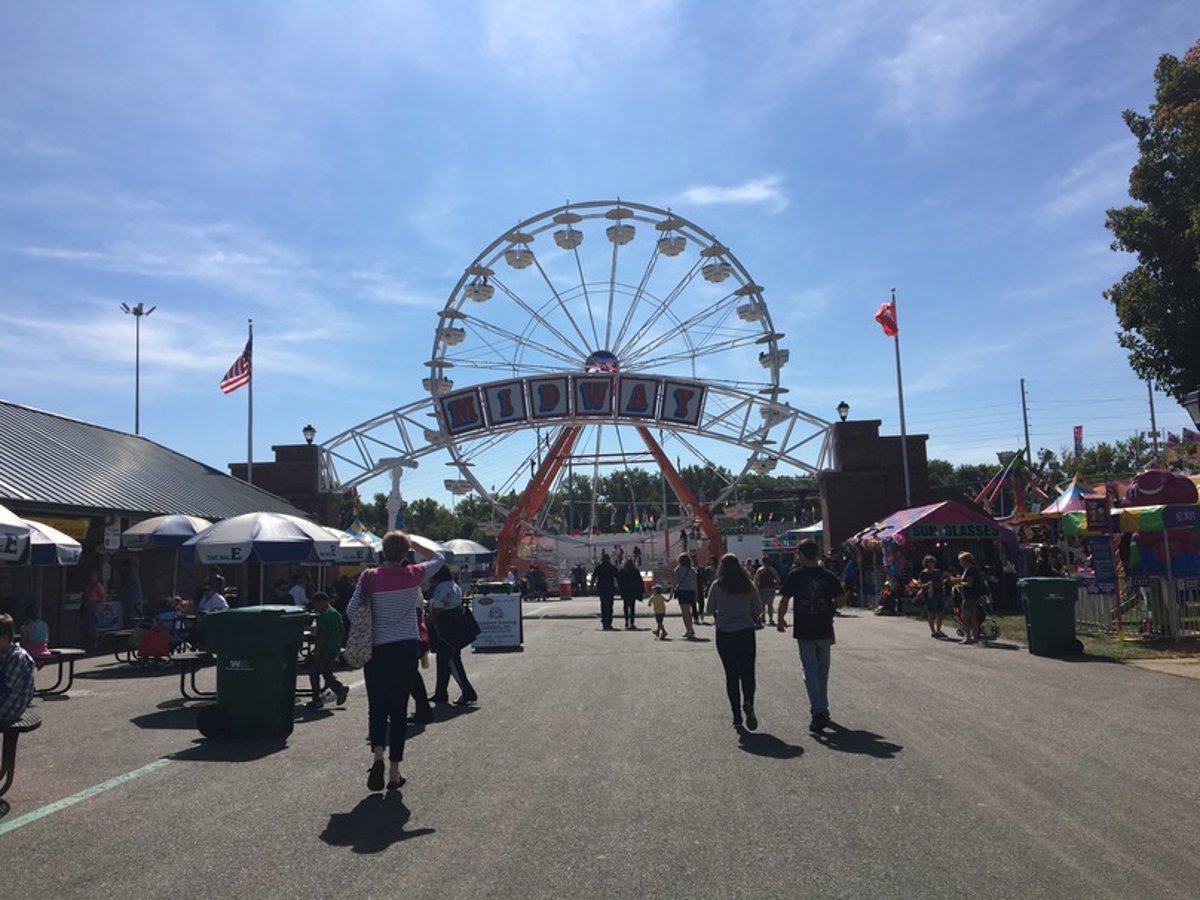 The Ultimate Guide to Eating at the Big E