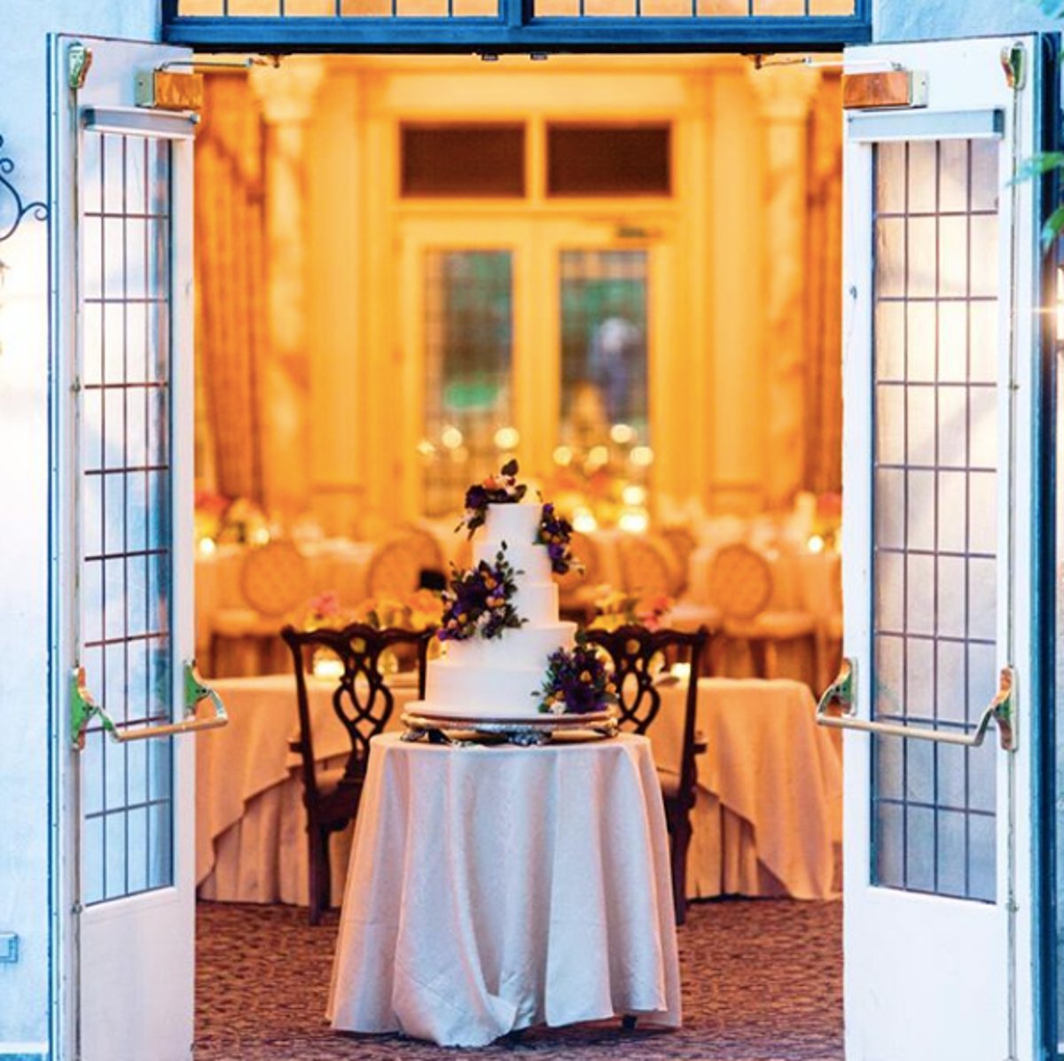 kaley cuoco wedding cake