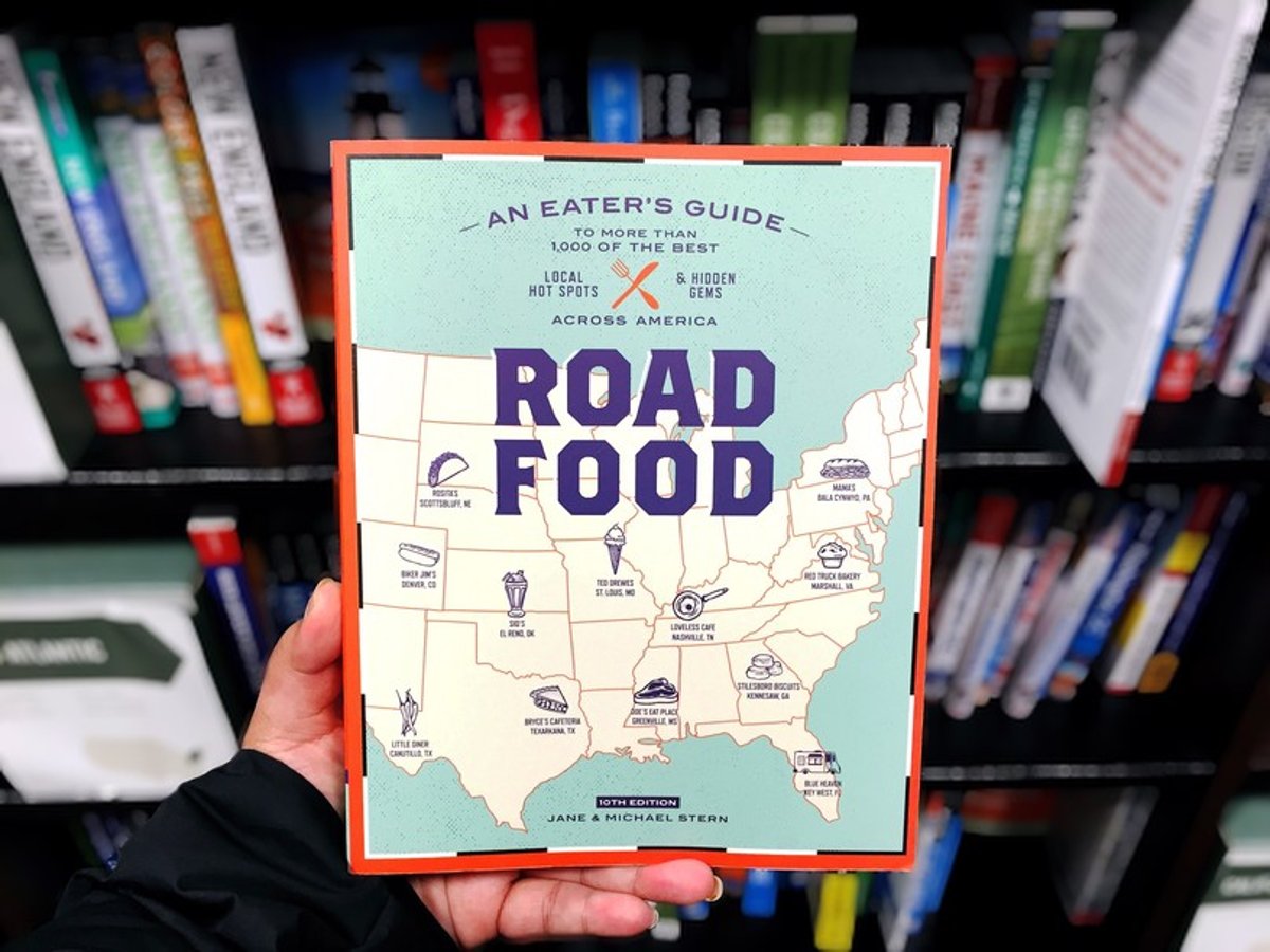10 Books to Read For Traveling Foodies To Dig Into