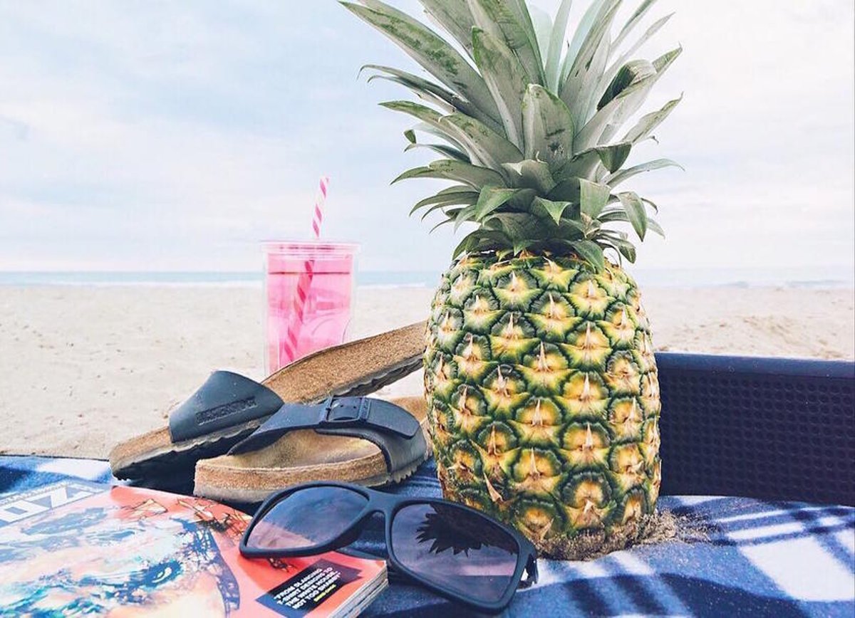 15 Healthy Beach Snacks That Are Easy to Pack