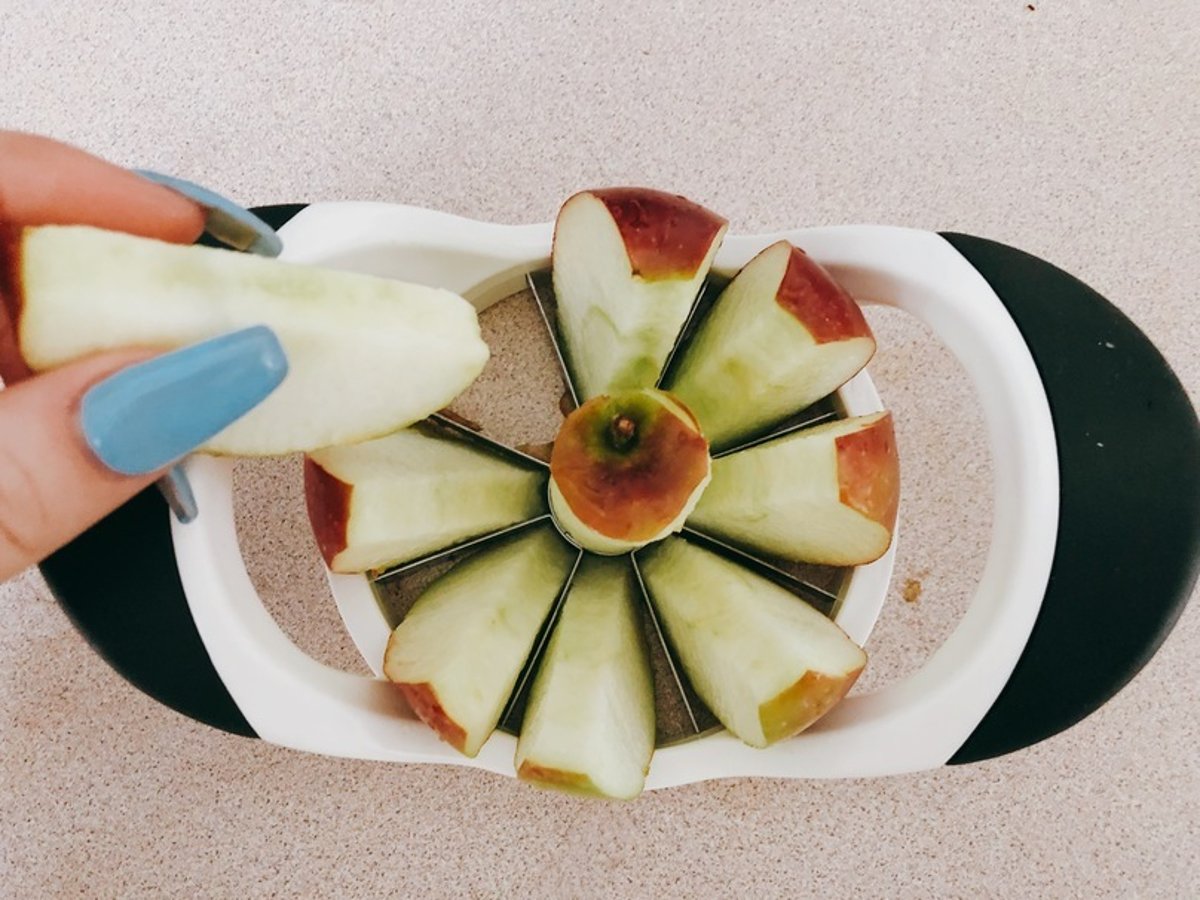 How to Core an Apple in 3 Steps, Because Adulting Is Tricky