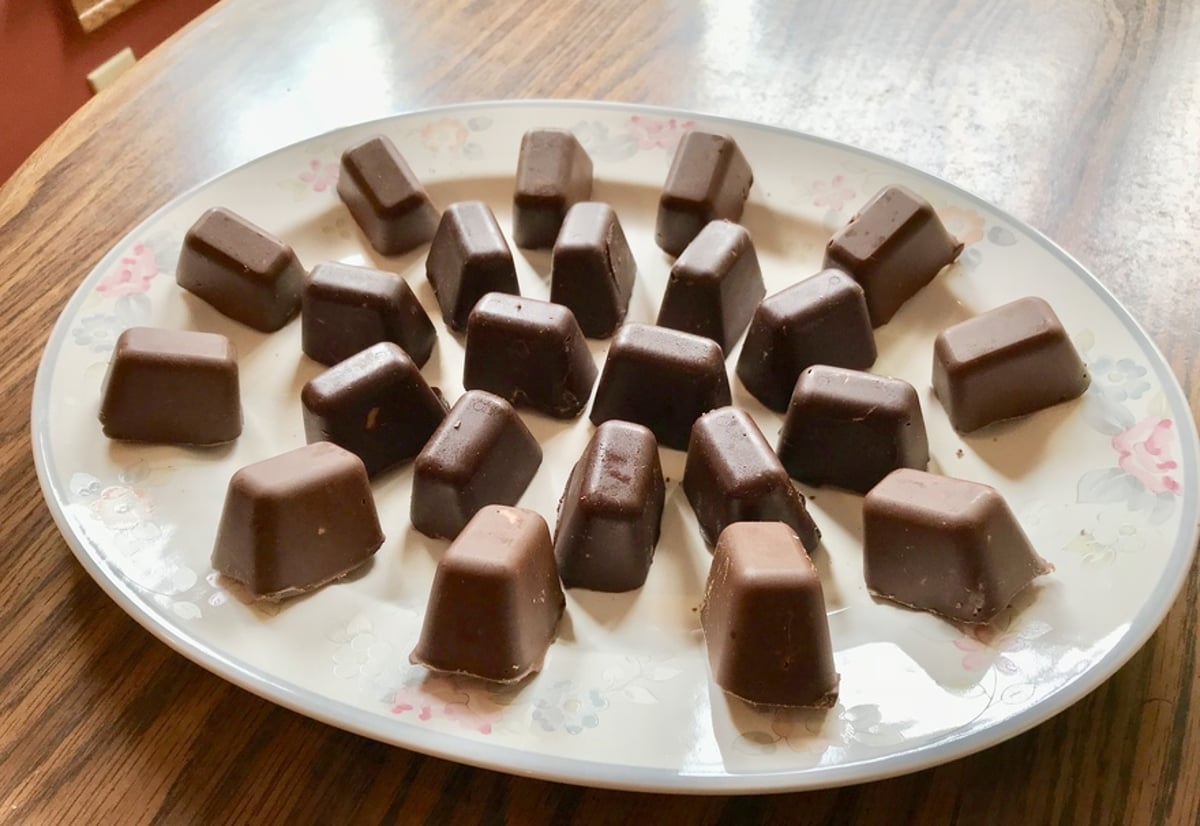The Easiest Way To Make Your Own Chocolate Bar