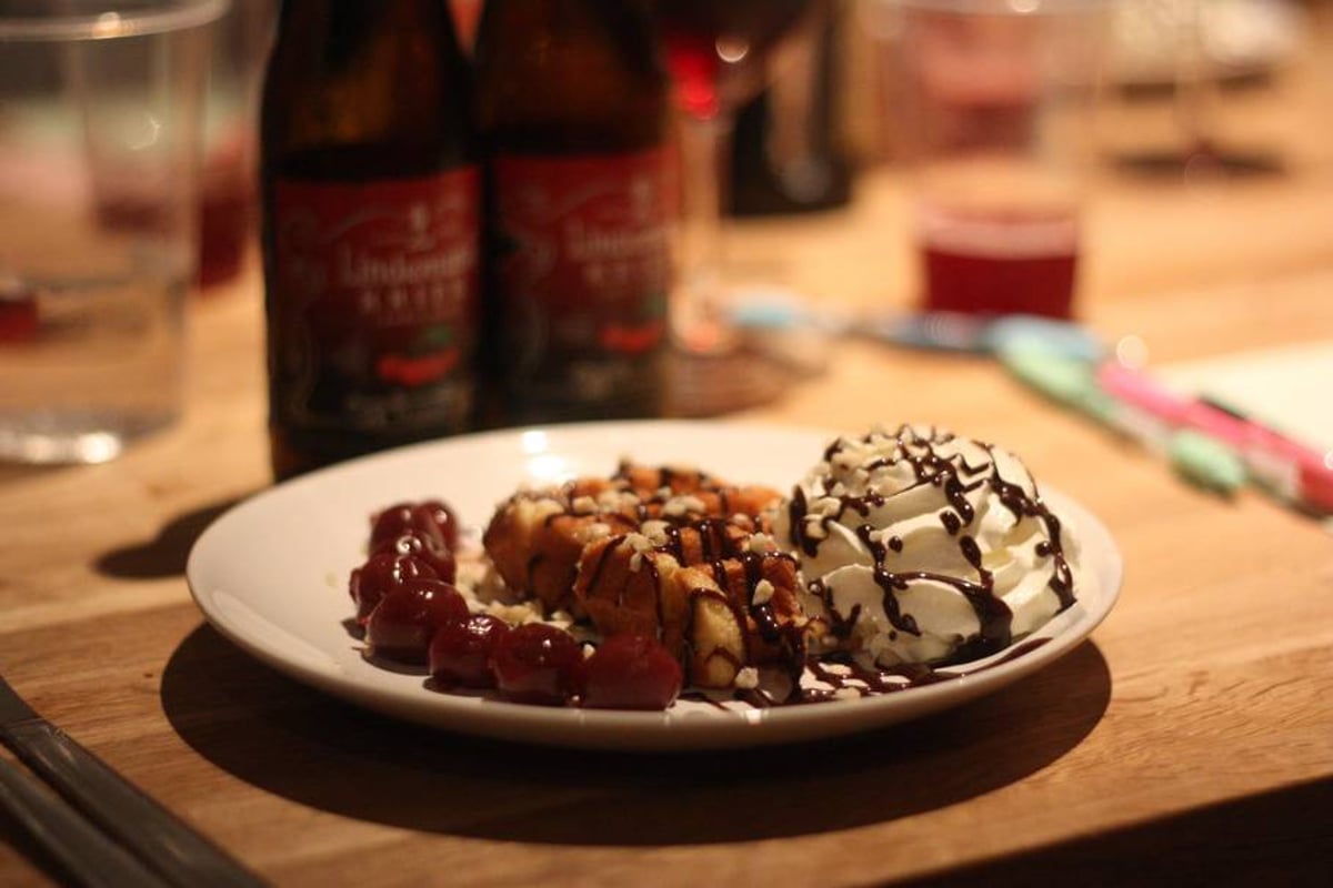 The Ultimate Guide to Pairing Takeaway Food with Booze