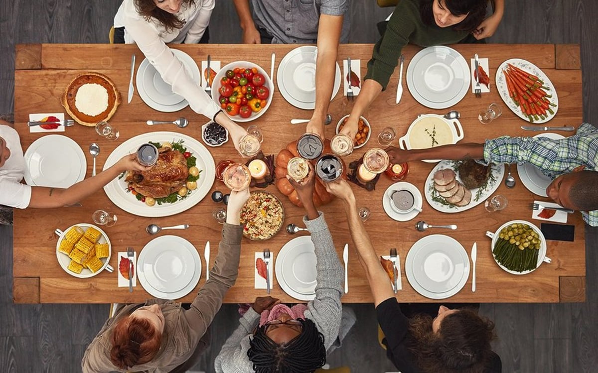 How to Create a Friendsgiving Meal in Your Dorm