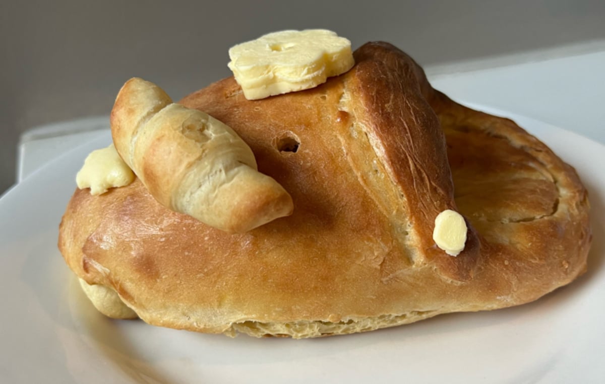 How to Make Meme-Worthy Croc Croissants